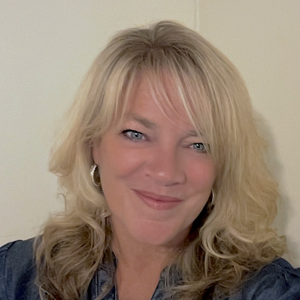 Dana Bierman | Client Experience Coordinator - Aptus Capital Advisors